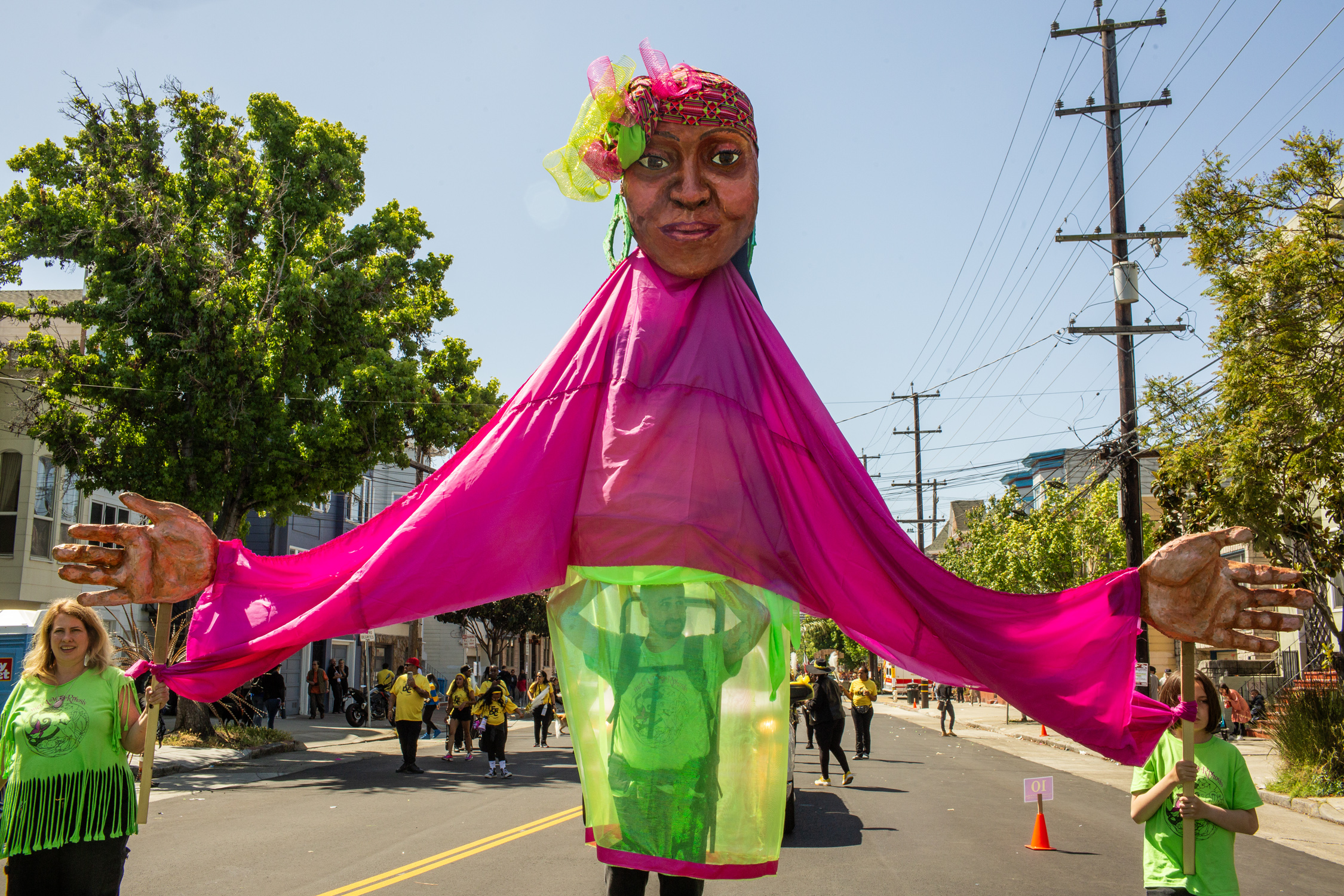 Street Photo Spotlight: San Francisco's Carnaval 2024 - The Frisc